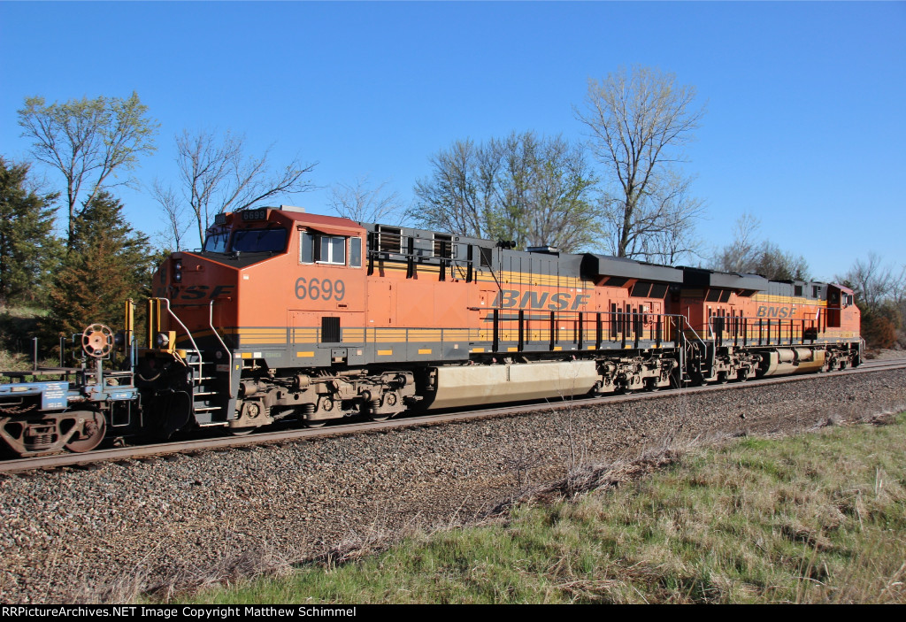 BNSF 6699
